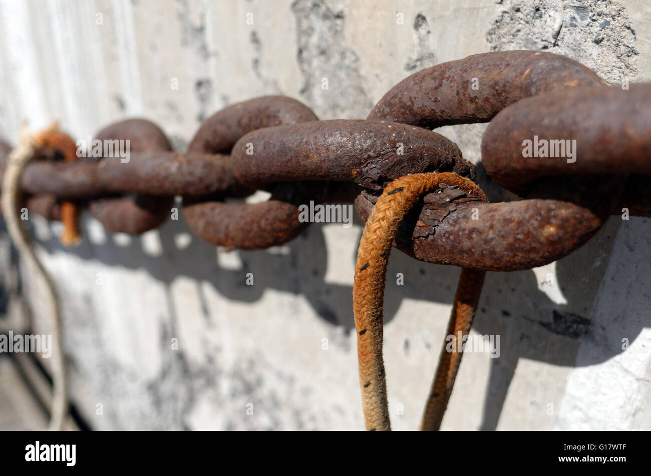 Chain range hi-res stock photography and images - Alamy