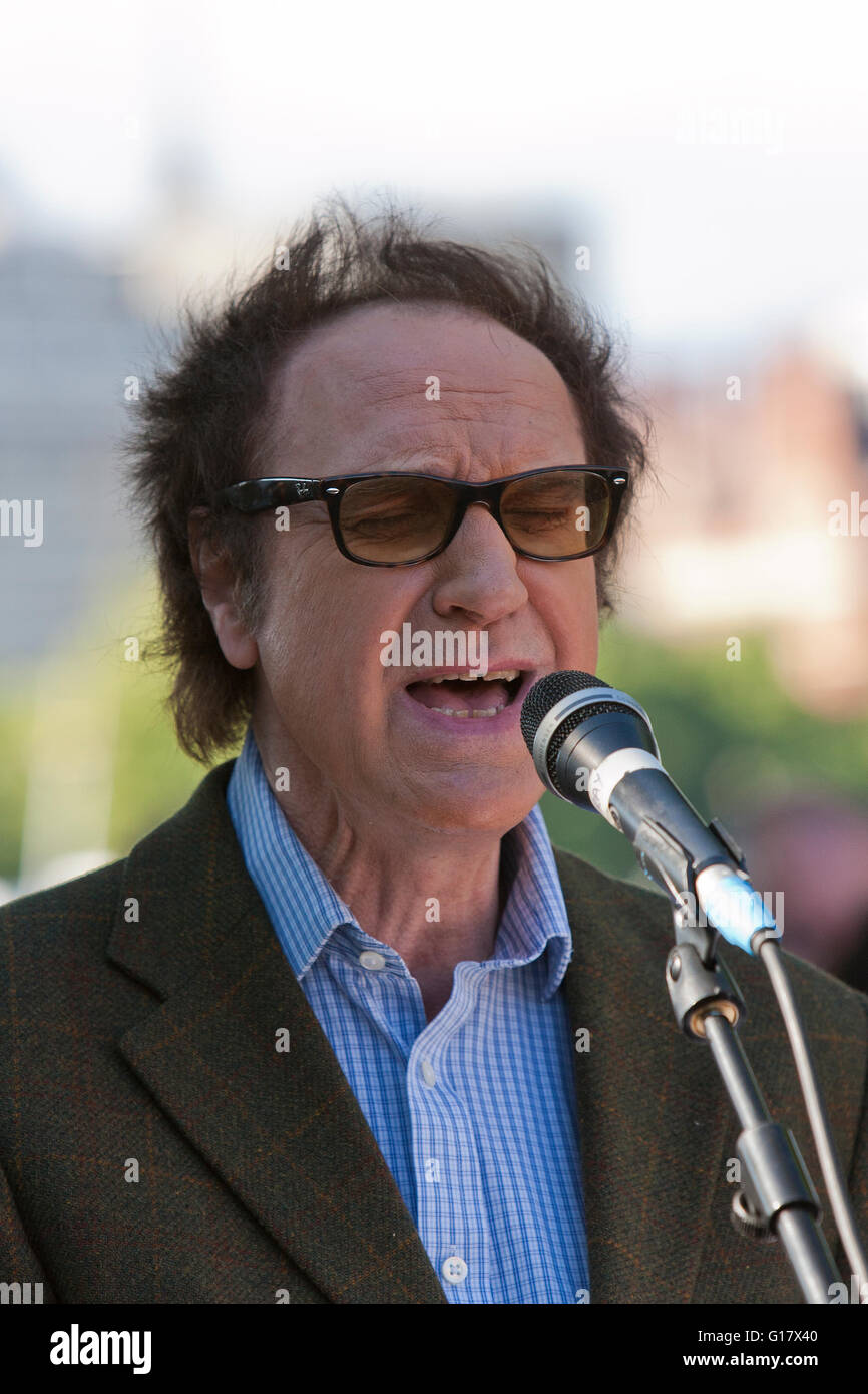Ray Davies from the Kinks performing at the South Bank in London Stock ...