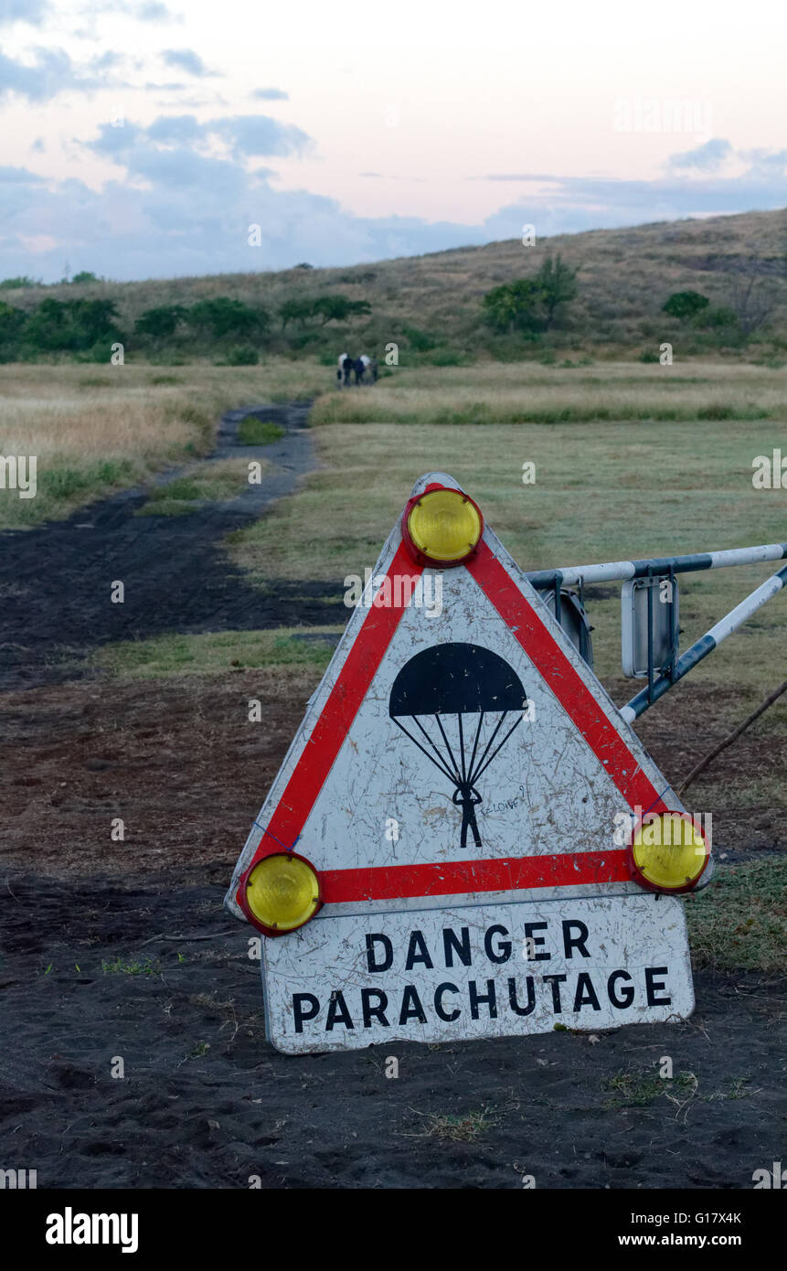 Drop zone hi-res stock photography and images - Alamy