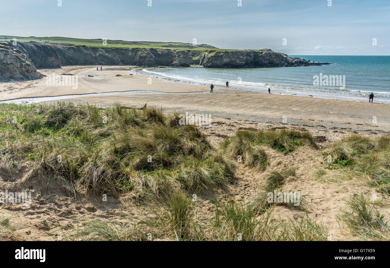View of Cable Bay (Porth Trecastell), Rhosneigr, Anglesey Stock Photo ...