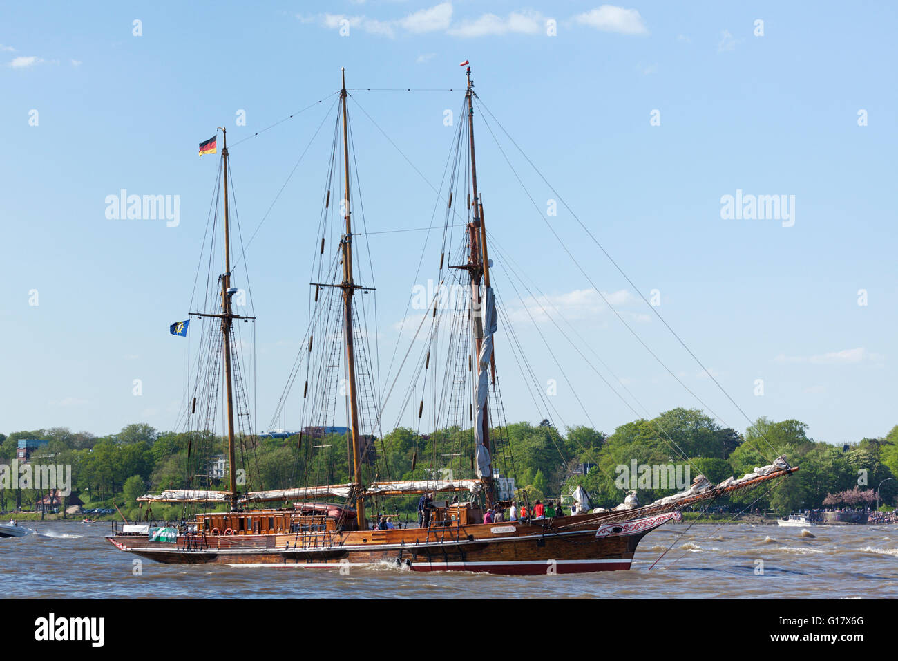 Birthday celebration river hi-res stock photography and images - Alamy