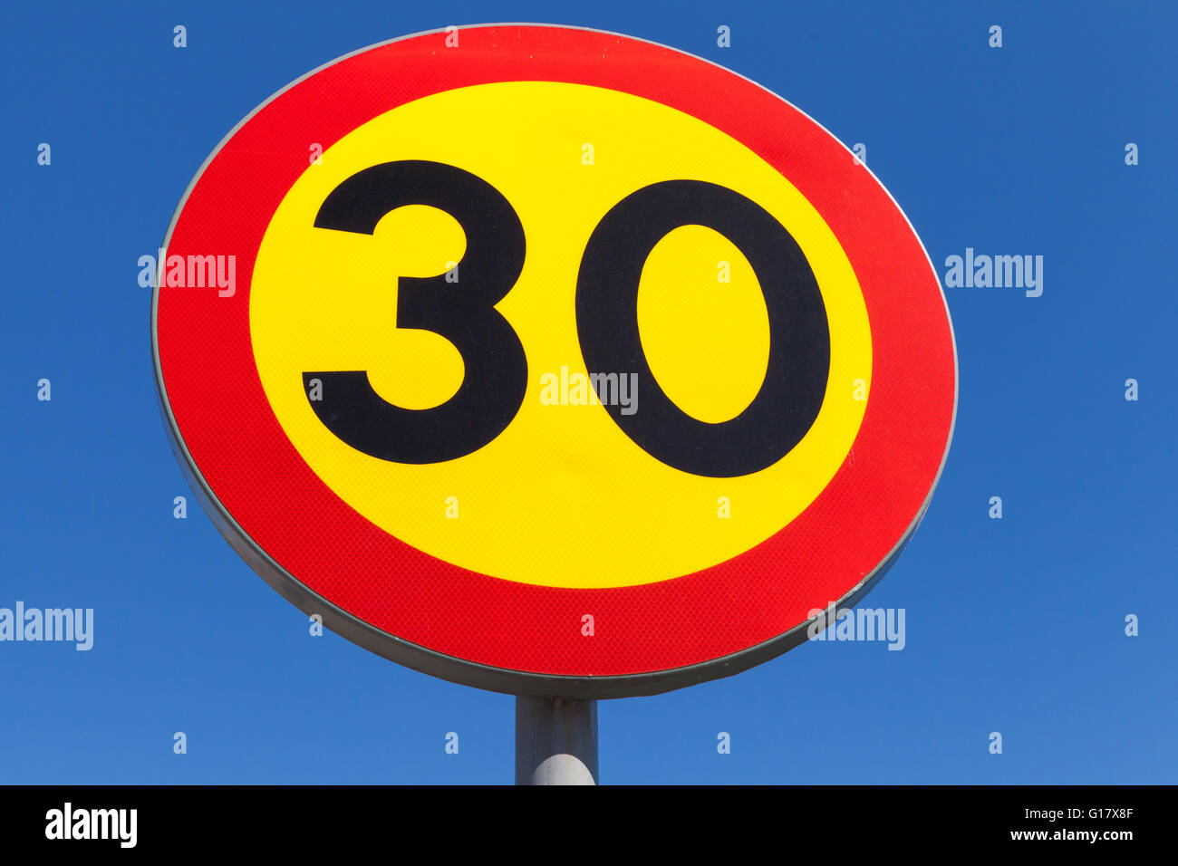 30 mph speed limit warning sign hi-res stock photography and images - Alamy