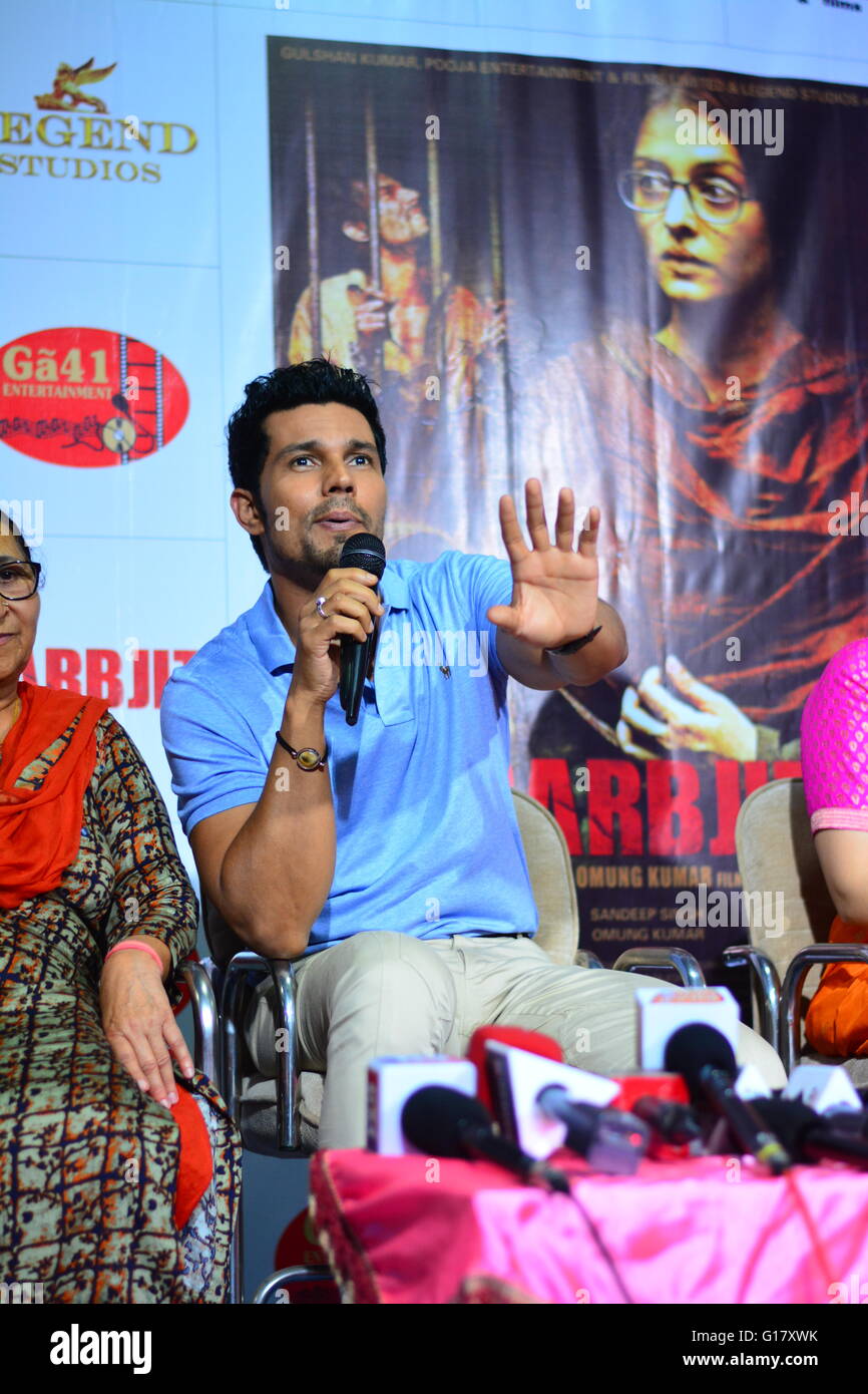 Aishwarya visit ahmedabad yesterday for the promotion of movie Sarbjit ...