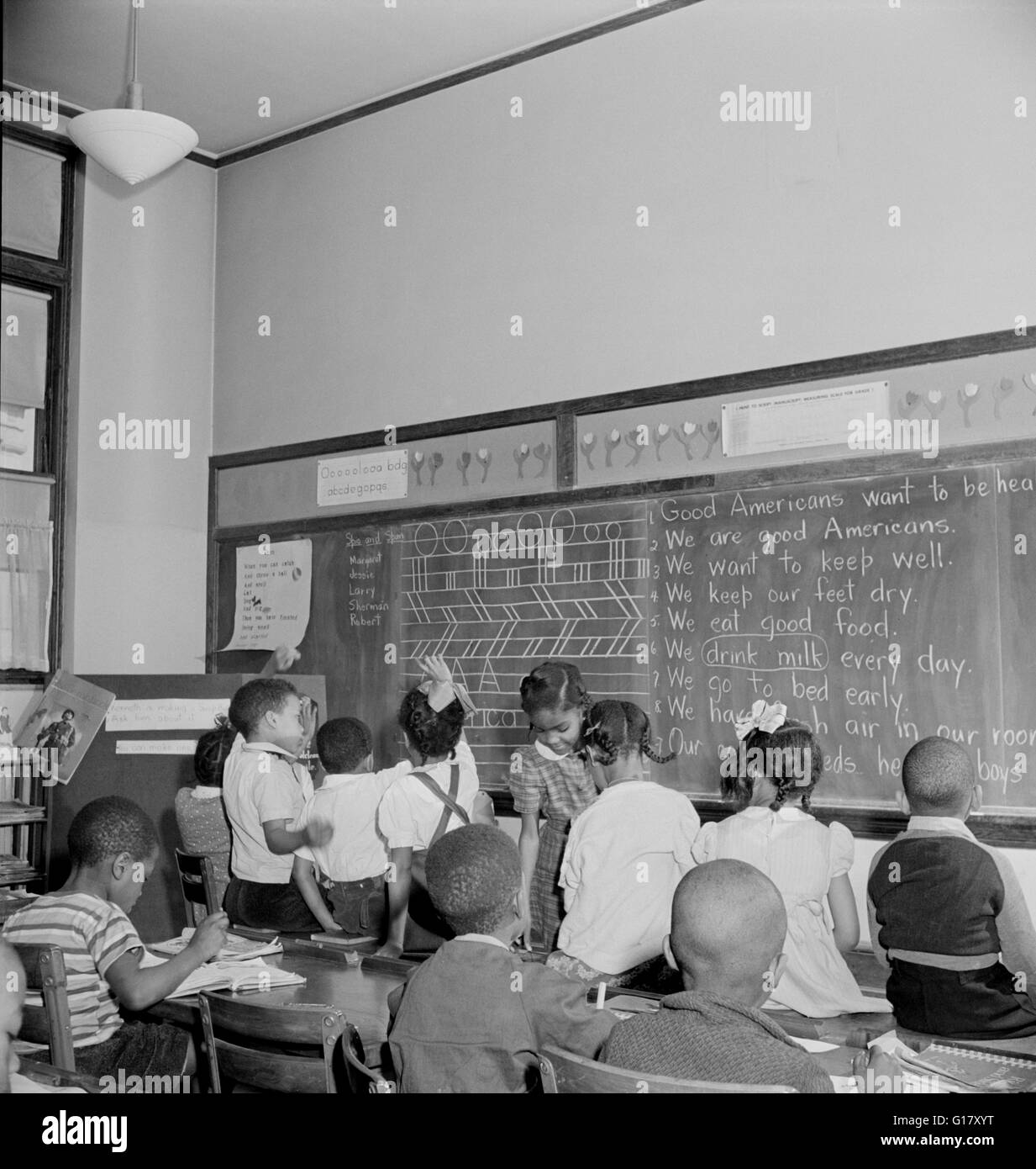 1940s classroom hi-res stock photography and images - Alamy