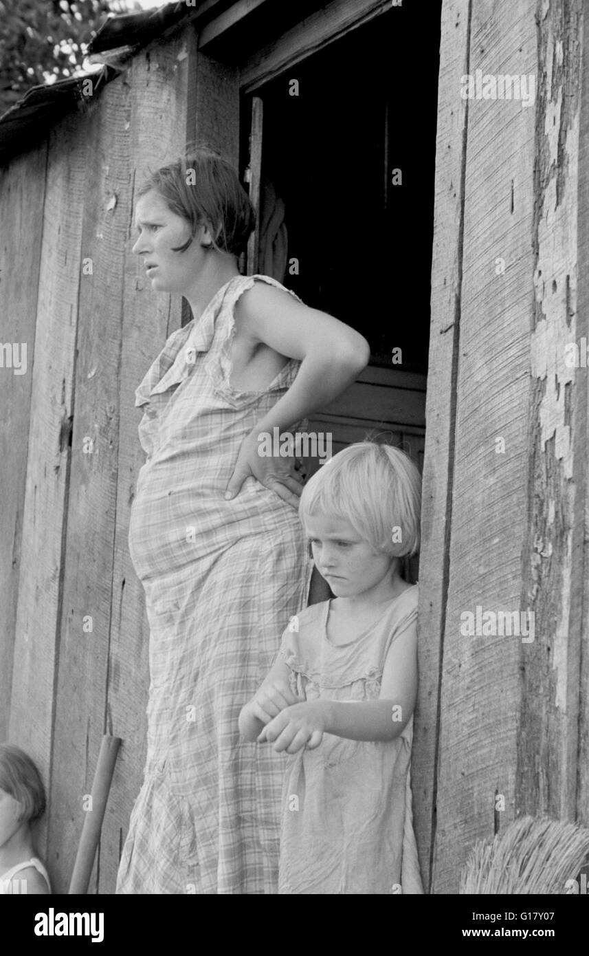 Sharecropper Black and White Stock Photos & Images - Alamy