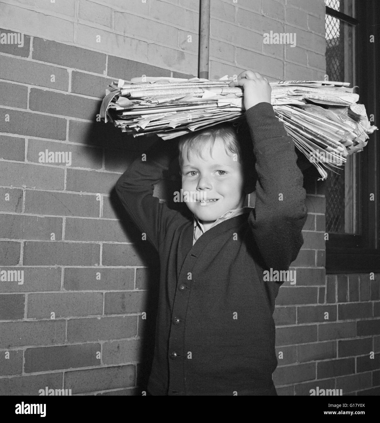 Wwii newspaper boy hi-res stock photography and images - Alamy