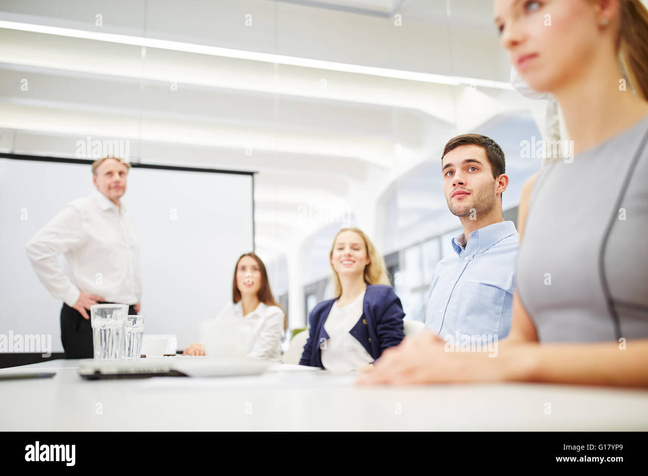 Conference roo meeting hi-res stock photography and images - Alamy