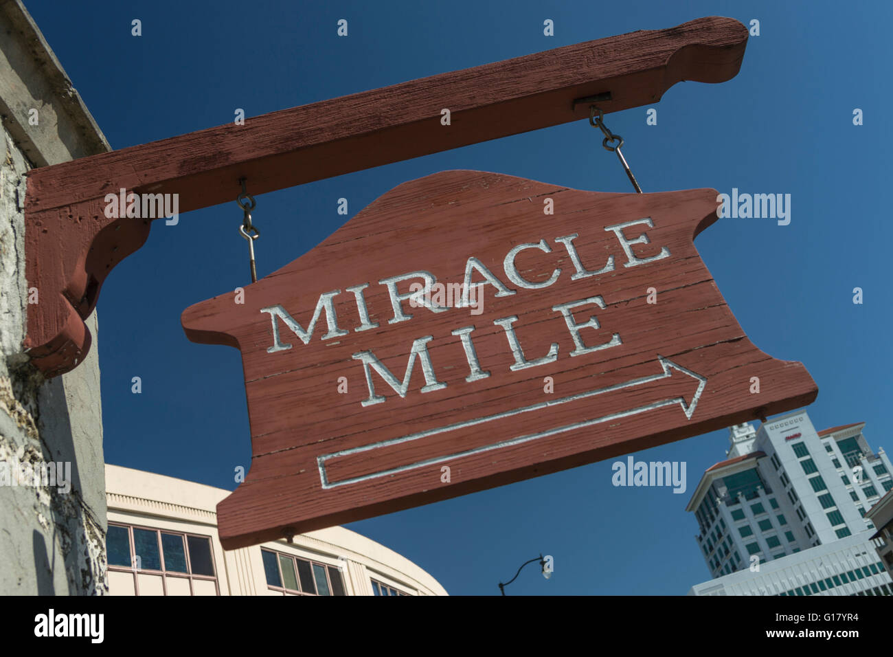 MIRACLE MILE DIRECTION SIGN CORAL GABLES FLORIDA USA Stock Photo - Alamy