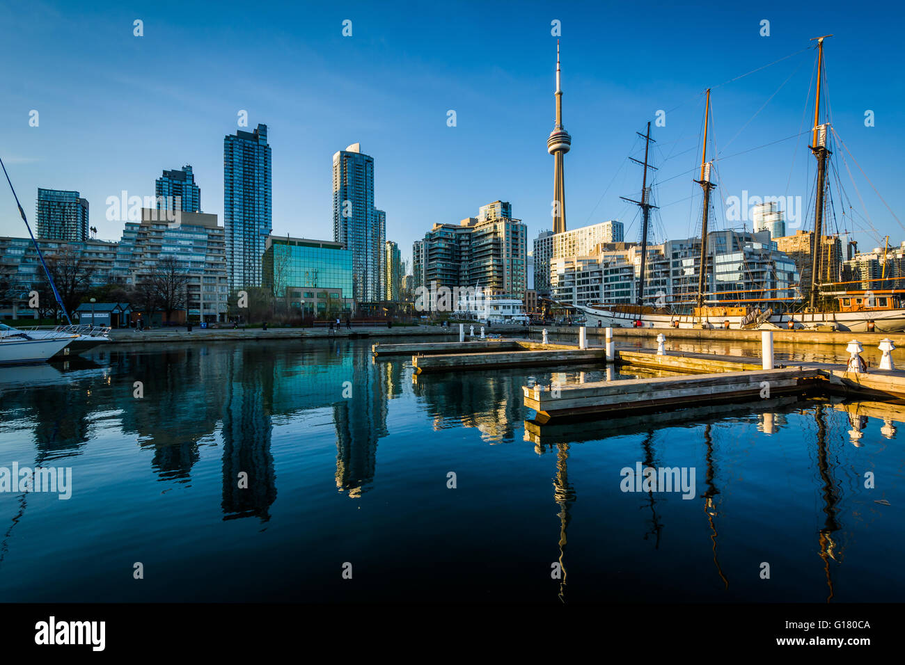 Marina and the downtown skyline, seen at the Harbourfront in Toronto ...