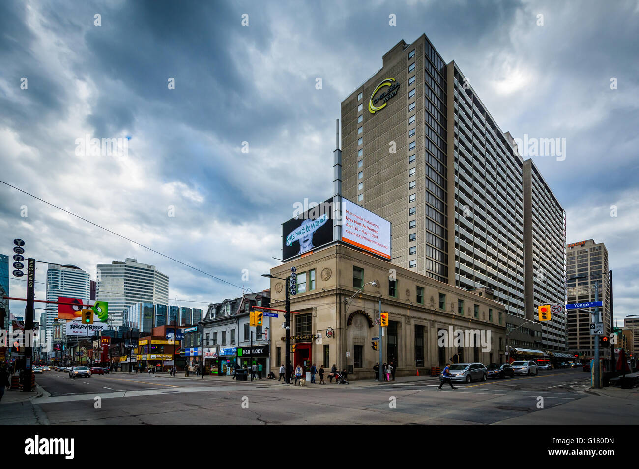 Yonge and gerrard building hi-res stock photography and images - Alamy