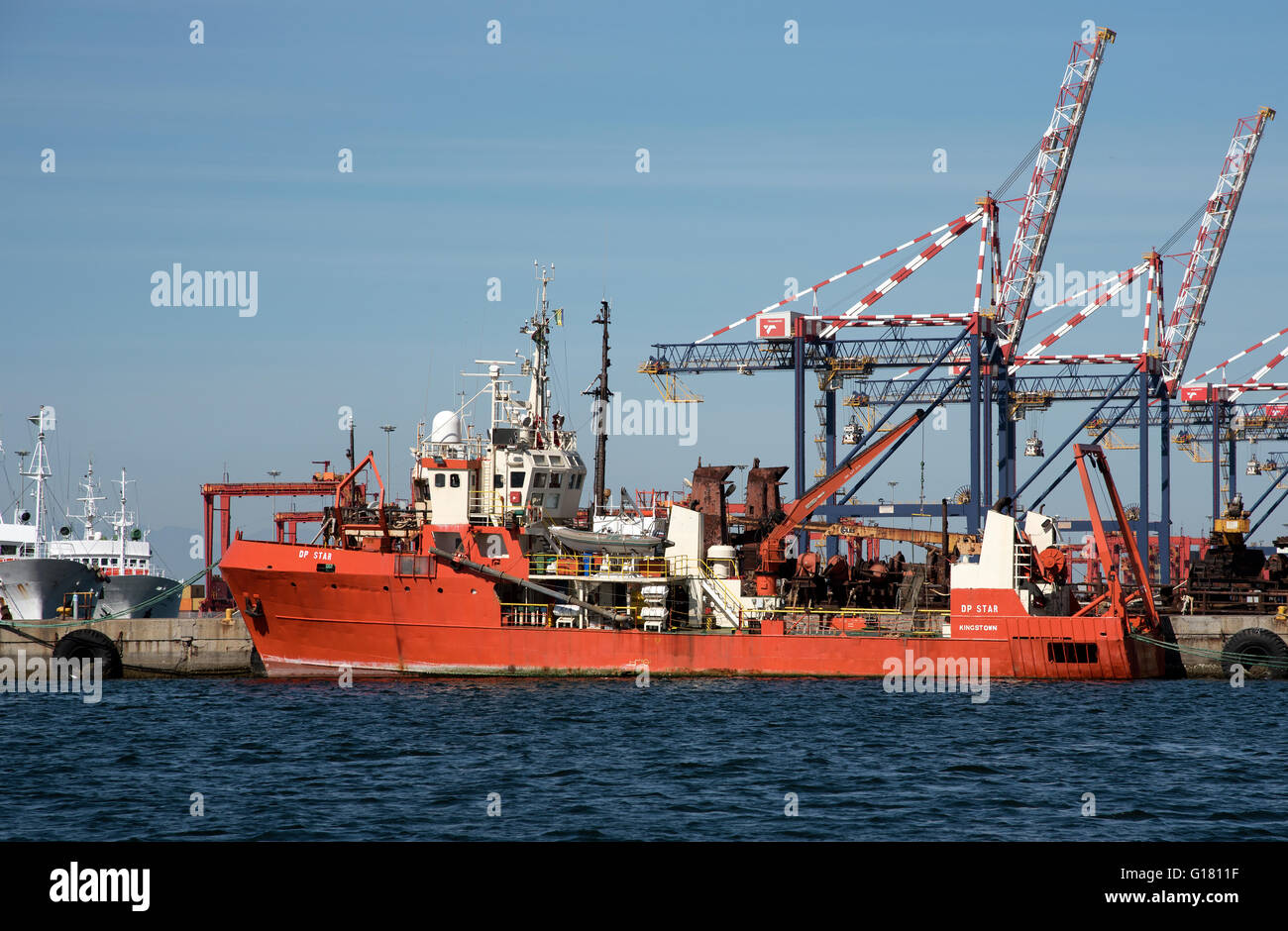 Offshore vessels africa hi-res stock photography and images - Alamy
