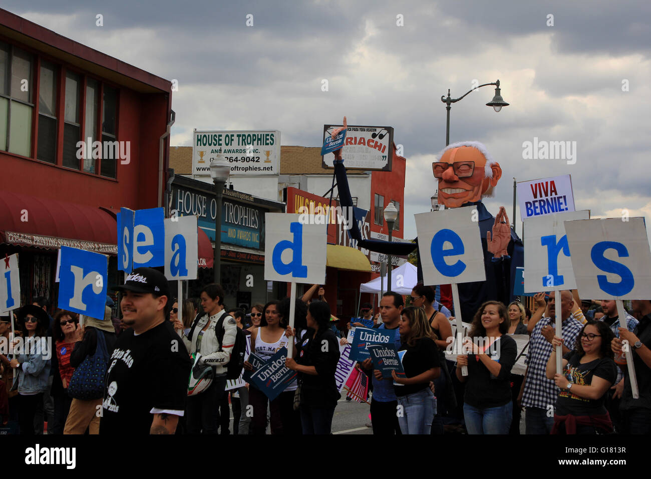 bernie sanders march in east los angeles brian mcguire Stock Photo - Alamy