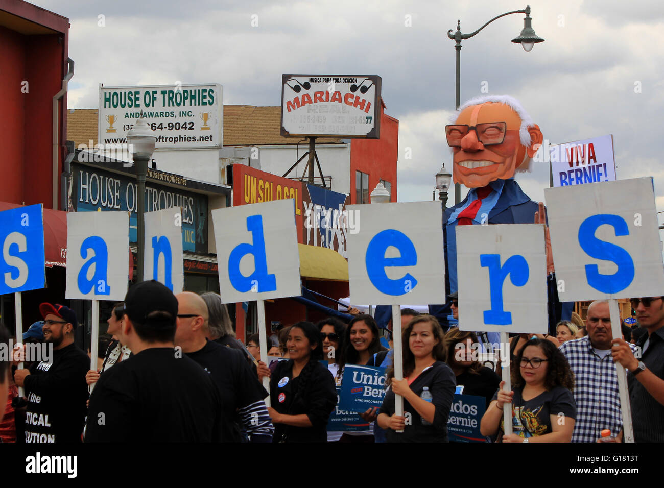 bernie sanders march in east los angeles brian mcguire Stock Photo - Alamy