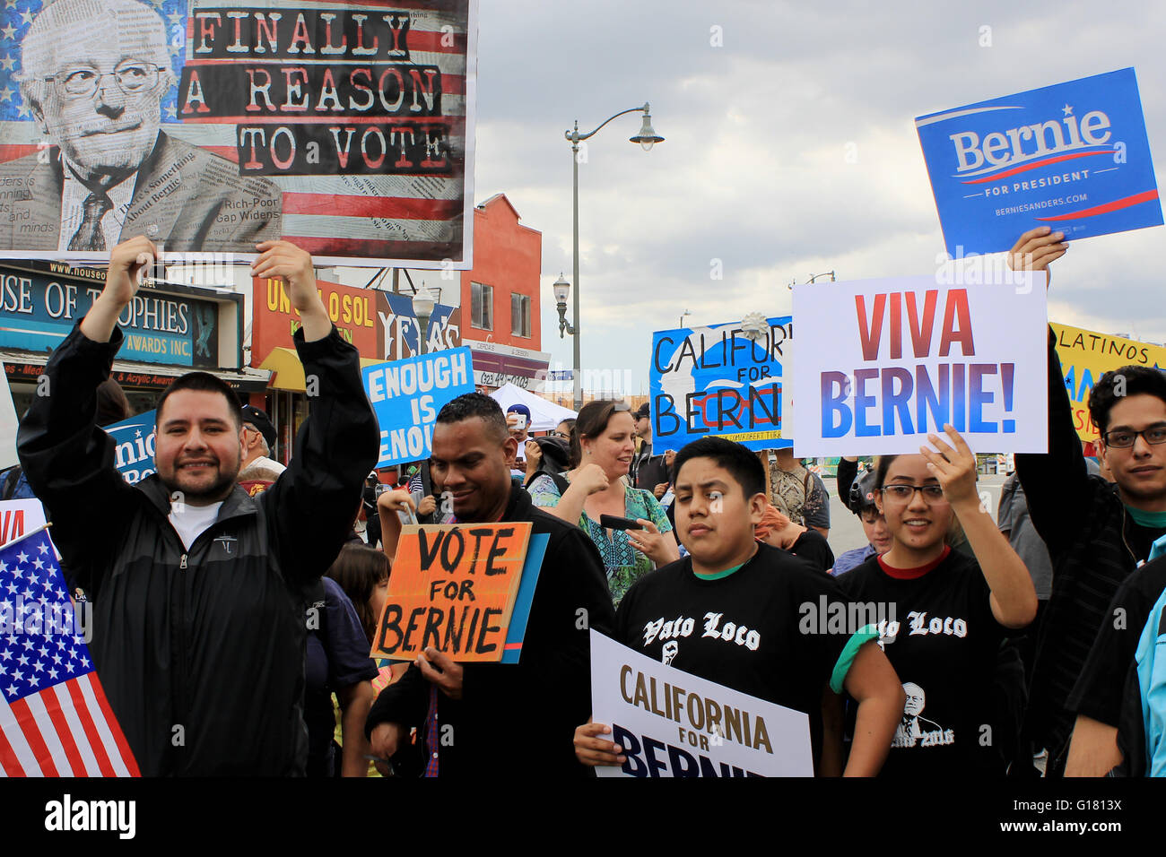 bernie sanders march in east los angeles brian mcguire Stock Photo - Alamy