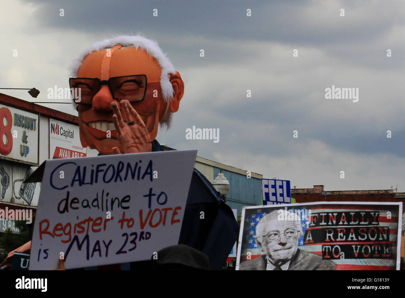 bernie sanders march in east los angeles brian mcguire Stock Photo - Alamy