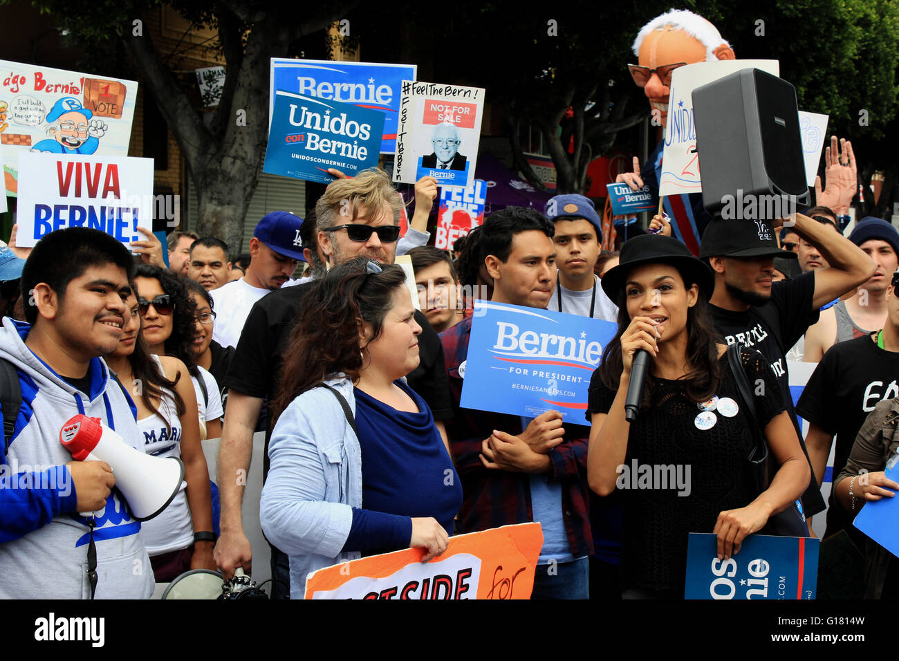 bernie sanders march in east los angeles brian mcguire Stock Photo - Alamy