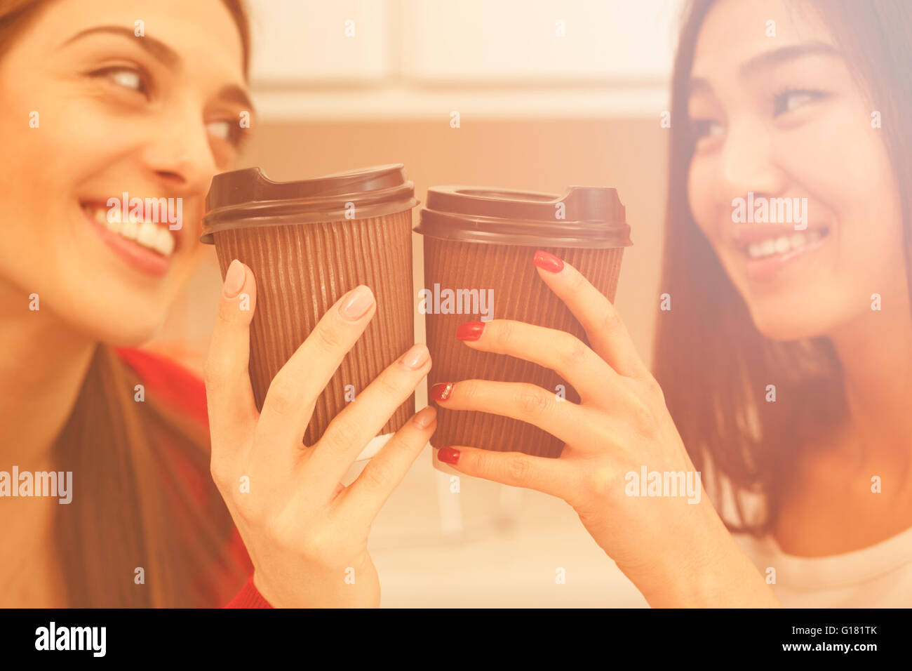 College students drinking hi-res stock photography and images - Alamy