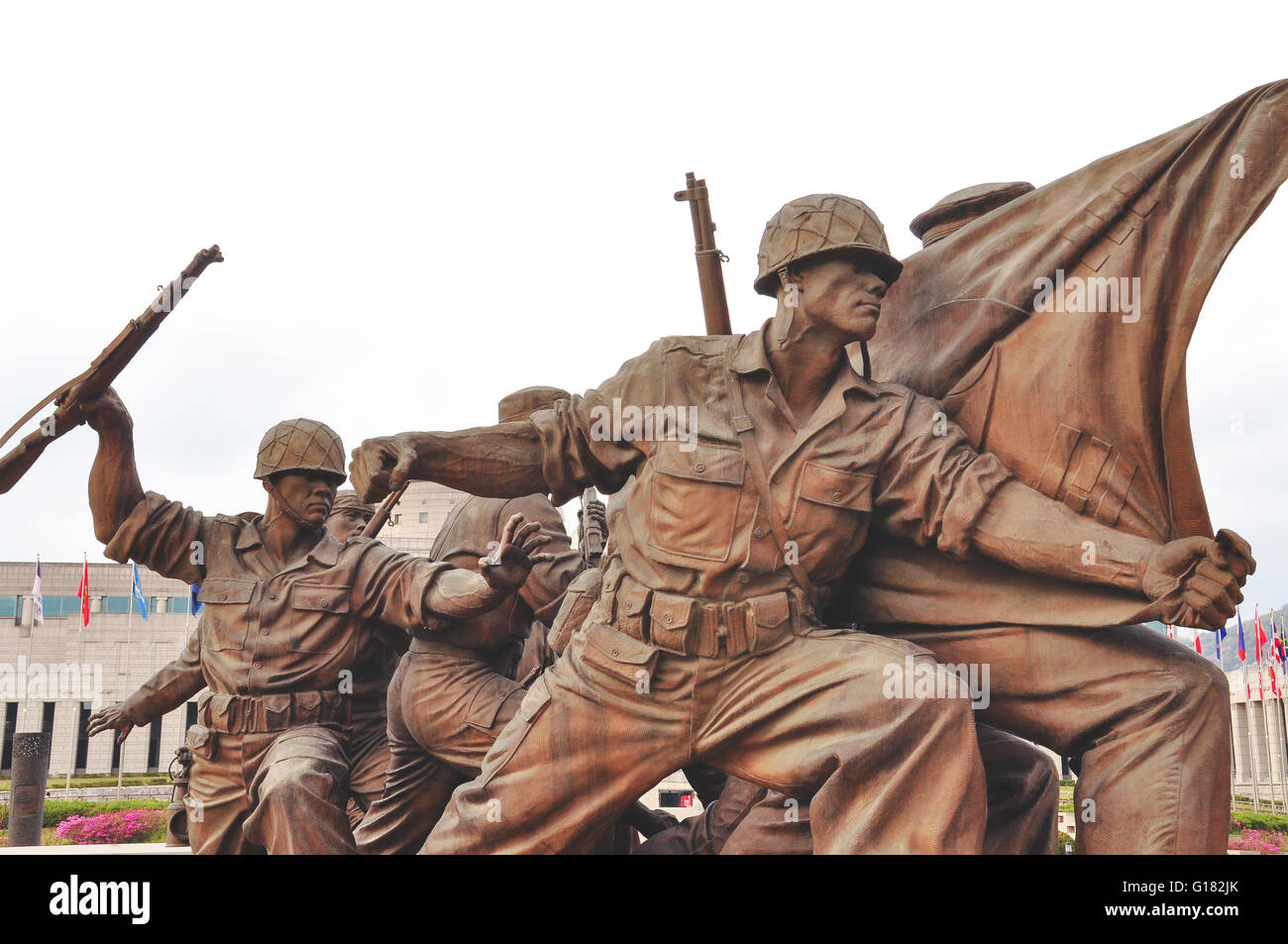 Statues of american soldiers at the war memorial museum in Seoul Stock ...