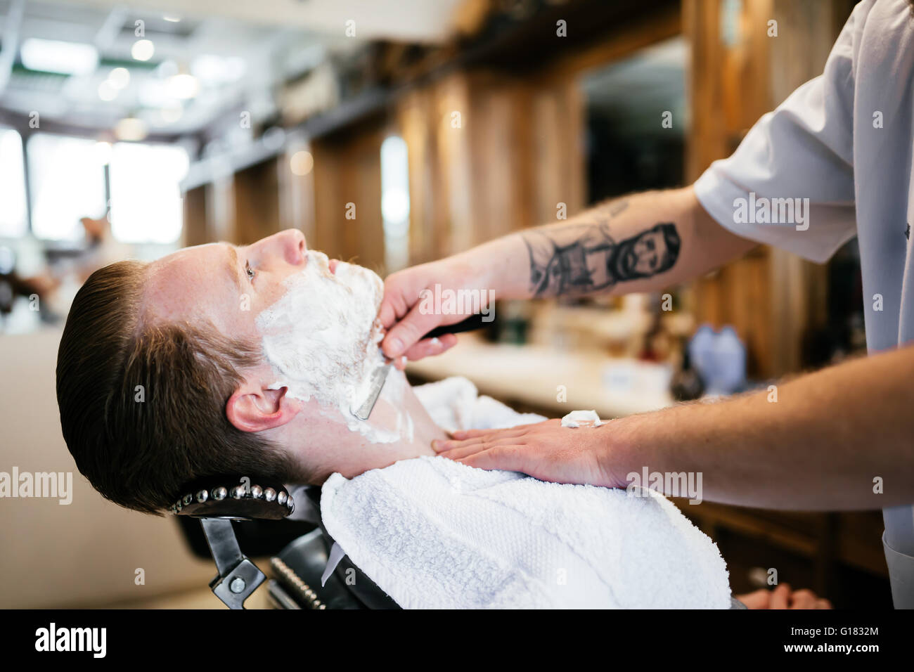 Retro barber shop in hi-res stock photography and images - Alamy