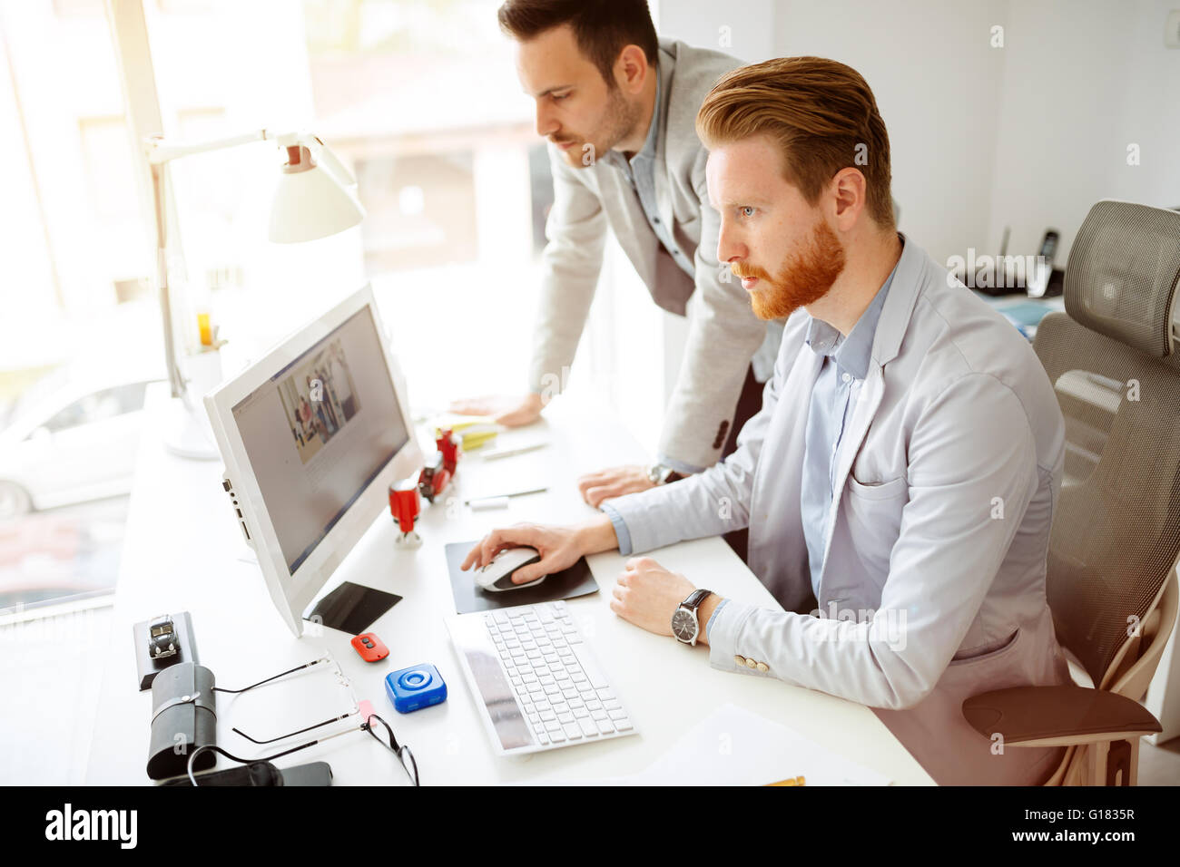 Team coworkers working together hi-res stock photography and images - Alamy