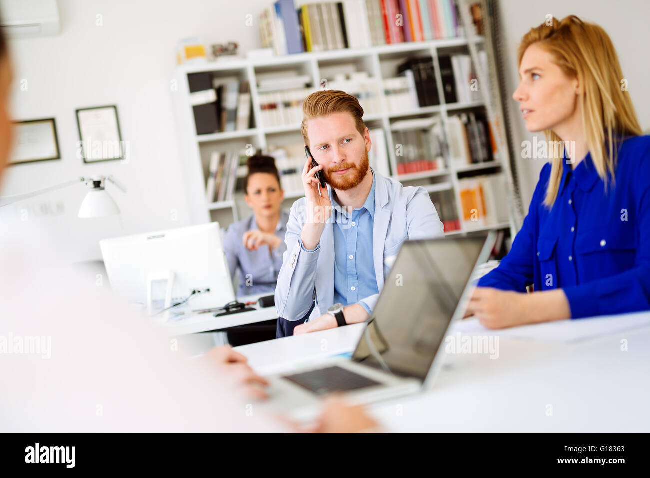 Teamwork digital hi-res stock photography and images - Alamy