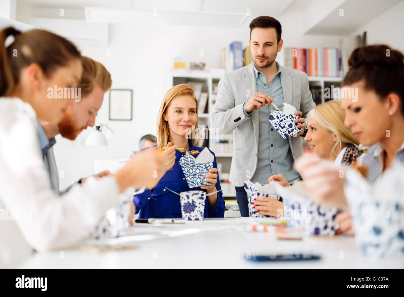 Office group lunch hi-res stock photography and images - Alamy