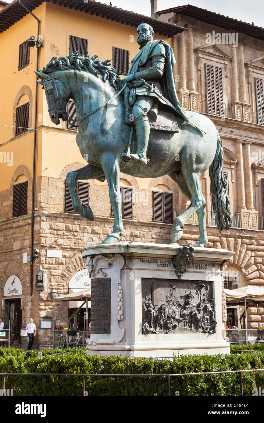 Statua equestre di cosimo i hi-res stock photography and images - Alamy