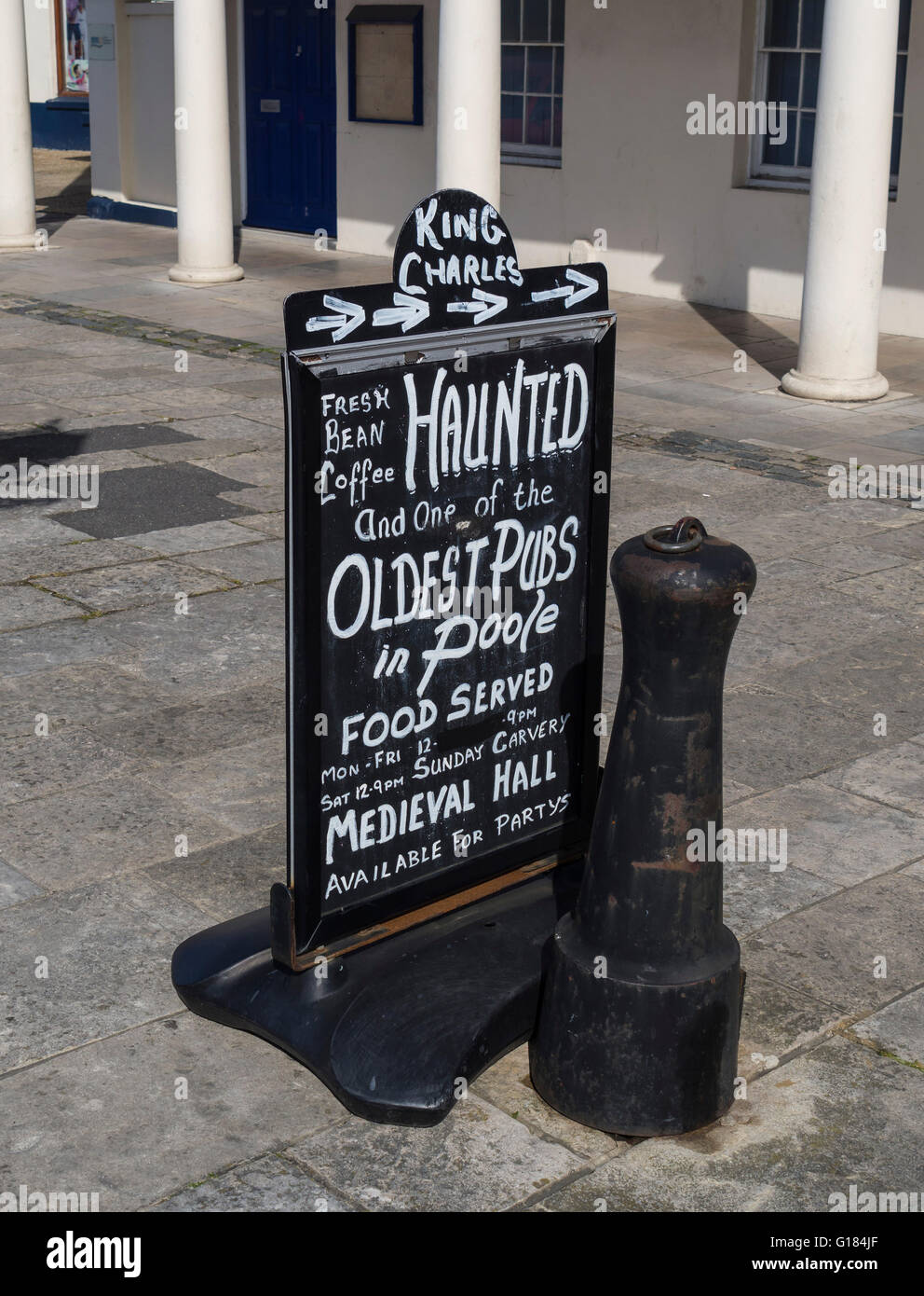 Pavement advertising hi-res stock photography and images - Alamy