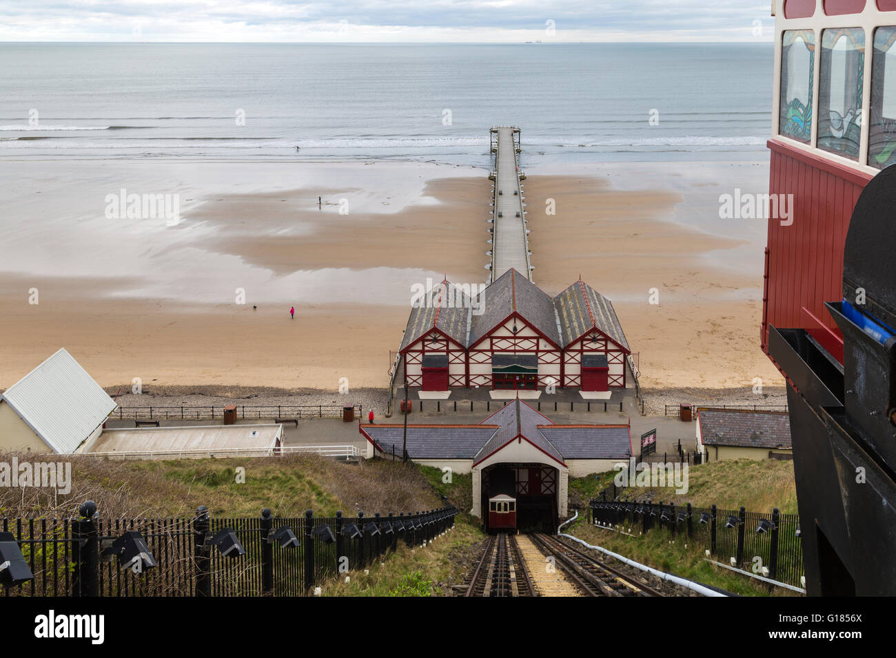 Pier lift hi-res stock photography and images - Alamy