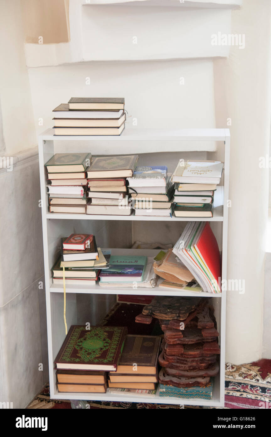 Mosque shelf hi-res stock photography and images - Alamy