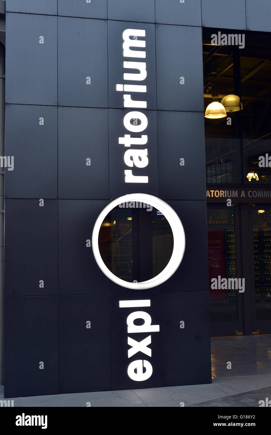 Exploratorium museum entrance hi-res stock photography and images - Alamy
