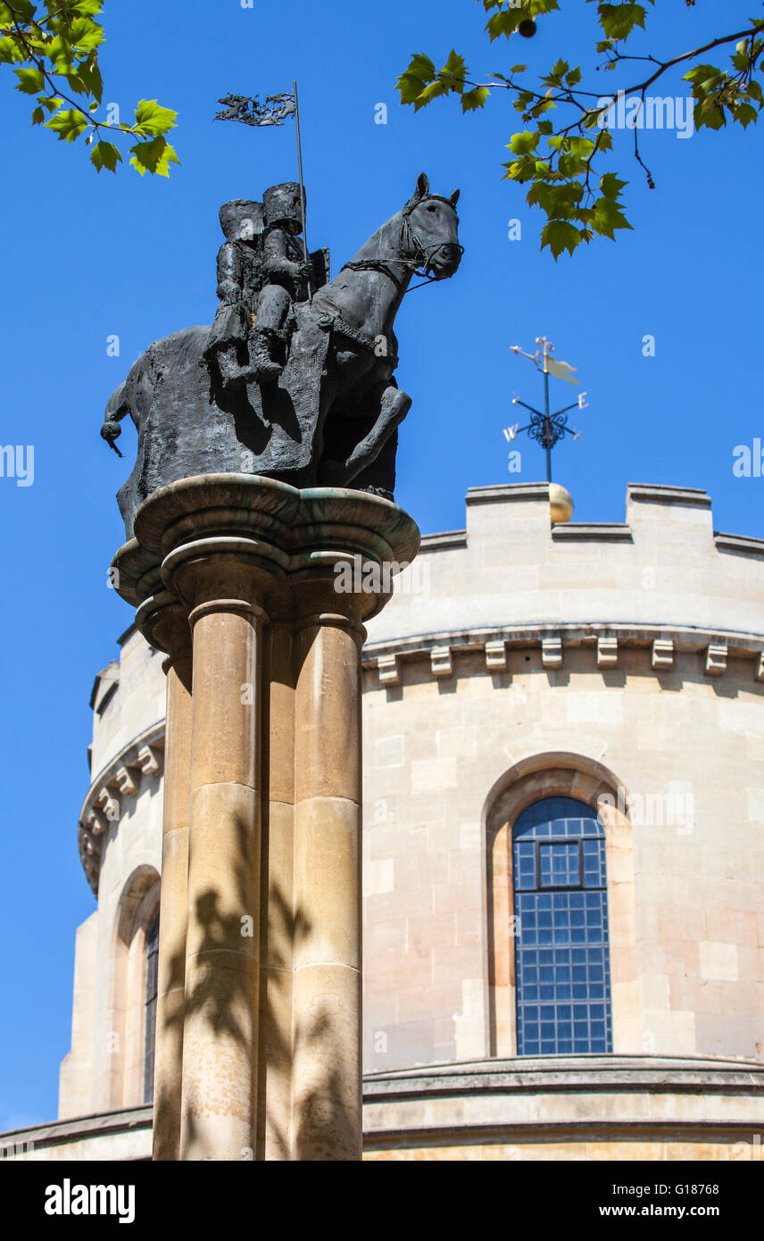 Knights templar statue hi-res stock photography and images - Alamy