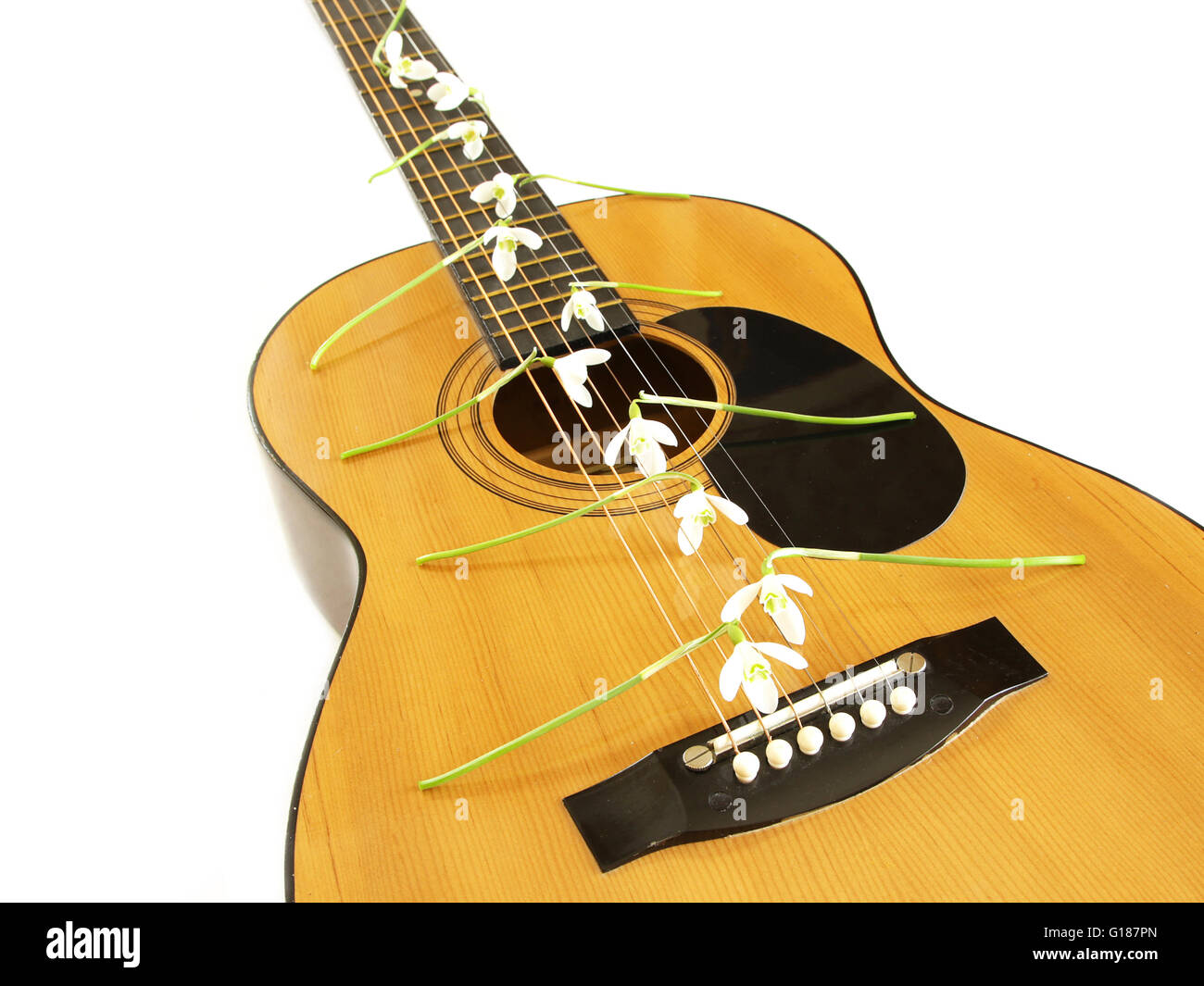 Strings of flowers hi-res stock photography and images - Alamy