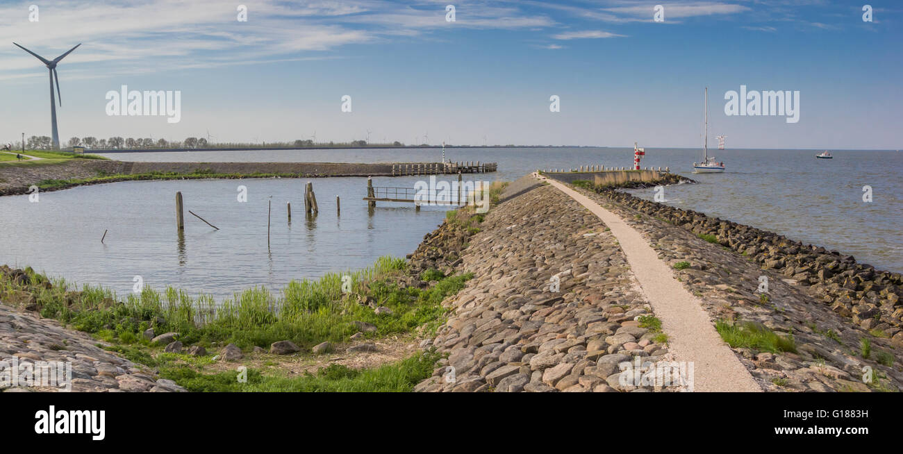 Coastline of the IJsselmeer near Medemblik, Netherlands Stock Photo - Alamy