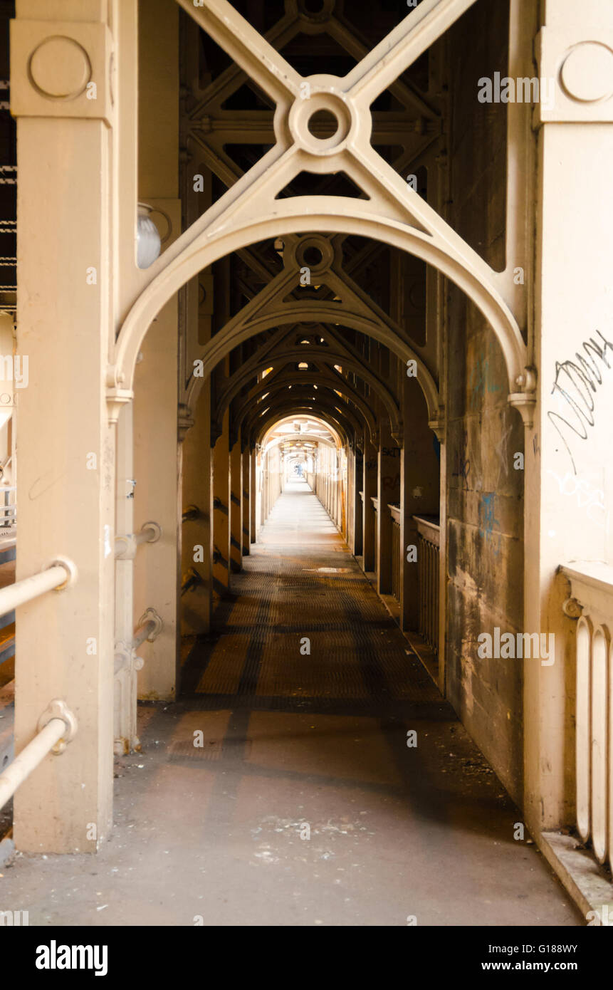 Interior bridge architecture hi-res stock photography and images - Alamy