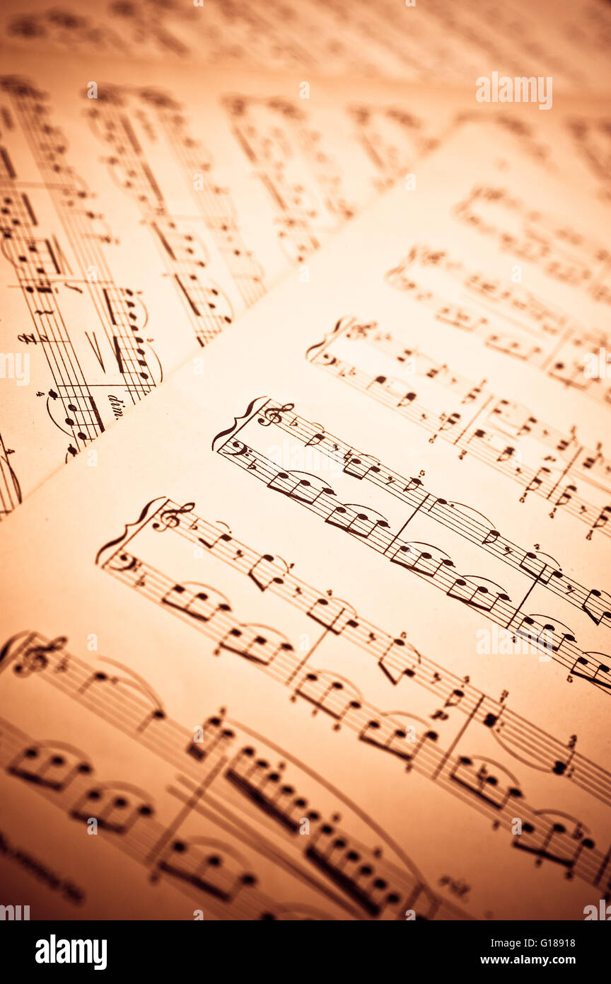 Sheets of music hi-res stock photography and images - Alamy