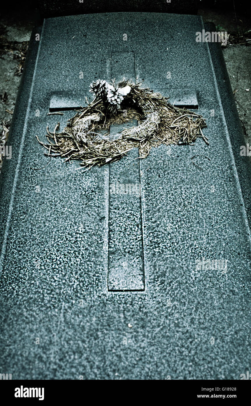 tombstone with cross Stock Photo - Alamy