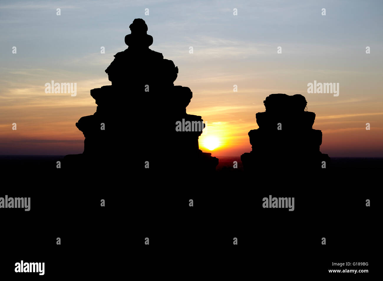 Phnom bakheng temple hi-res stock photography and images - Alamy