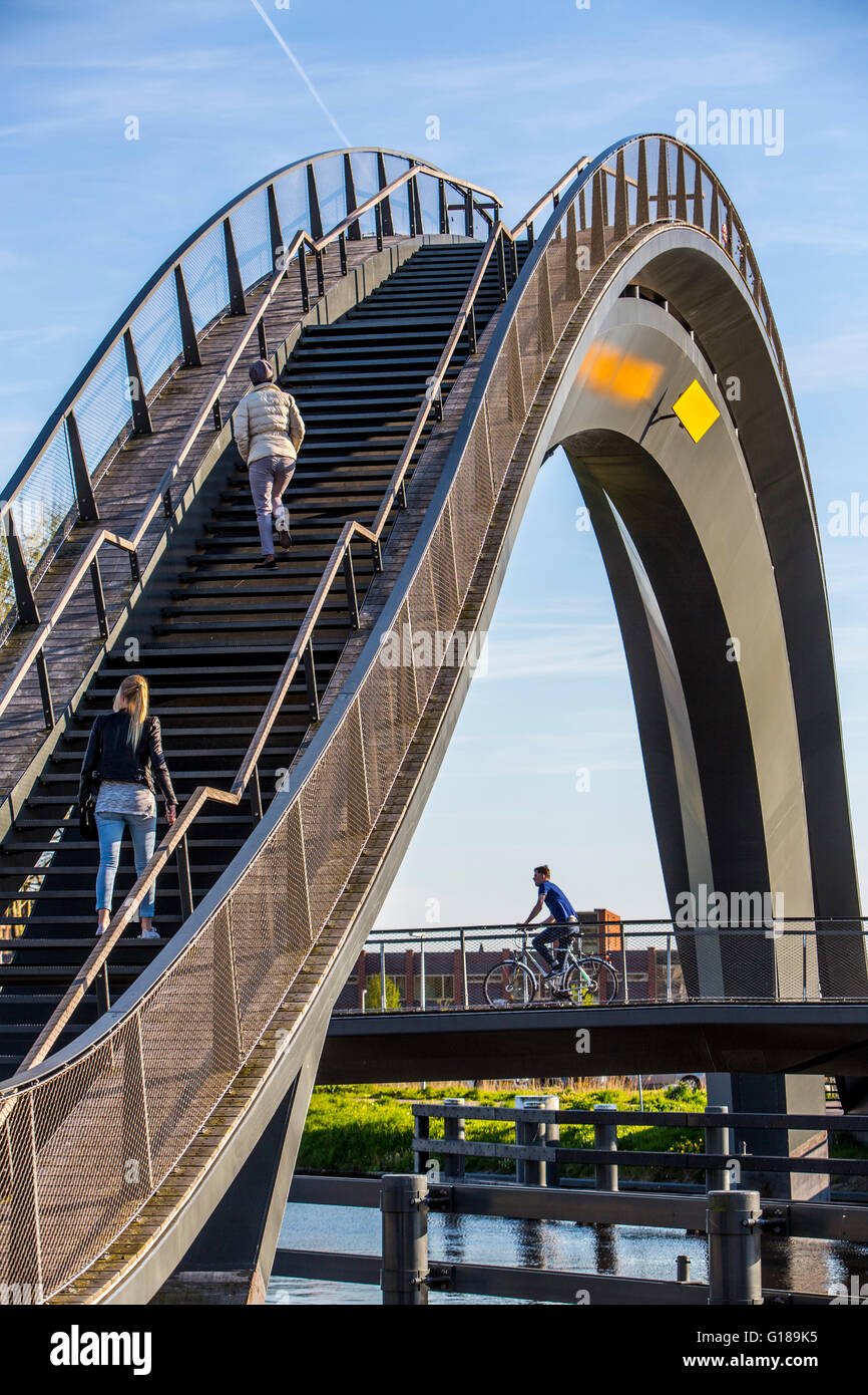 Cycle and pedestrian bridge hi-res stock photography and images - Alamy