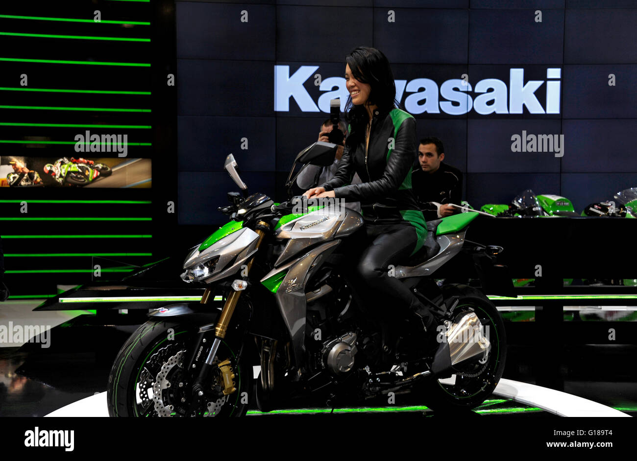 Paris motorcycle hi-res stock photography and images - Alamy