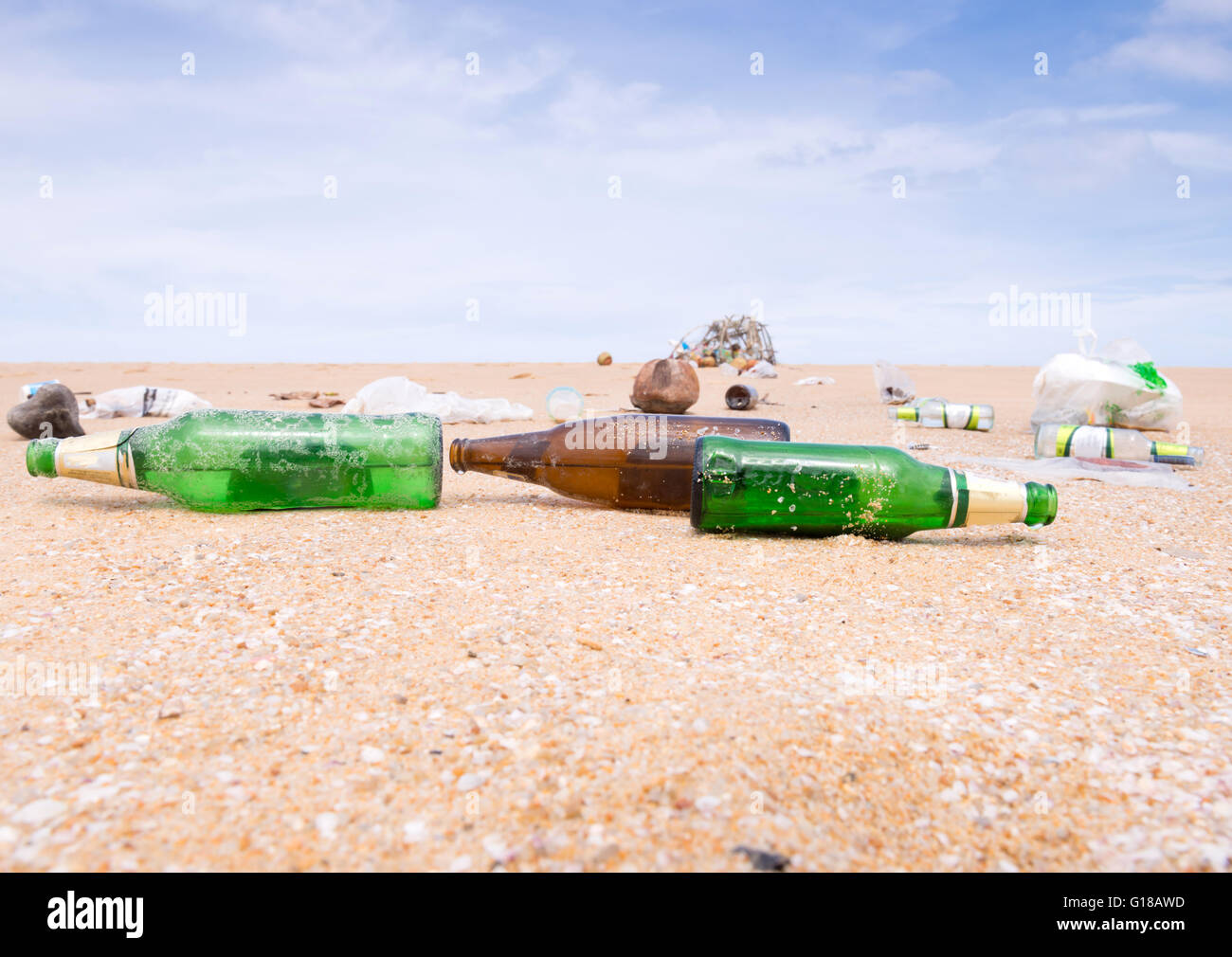 Trash on beach waste hi-res stock photography and images - Alamy