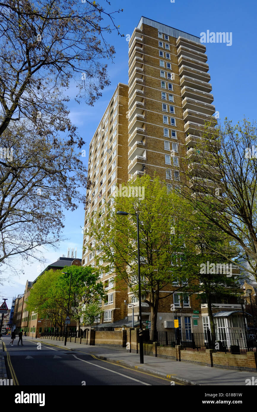 Islington council estate hi-res stock photography and images - Alamy