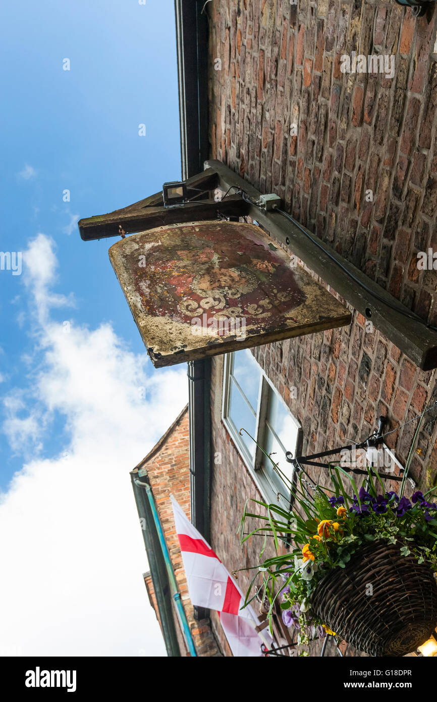 Cafe Renee, Gloucester city centre, Gloucestershire, UK Stock Photo - Alamy