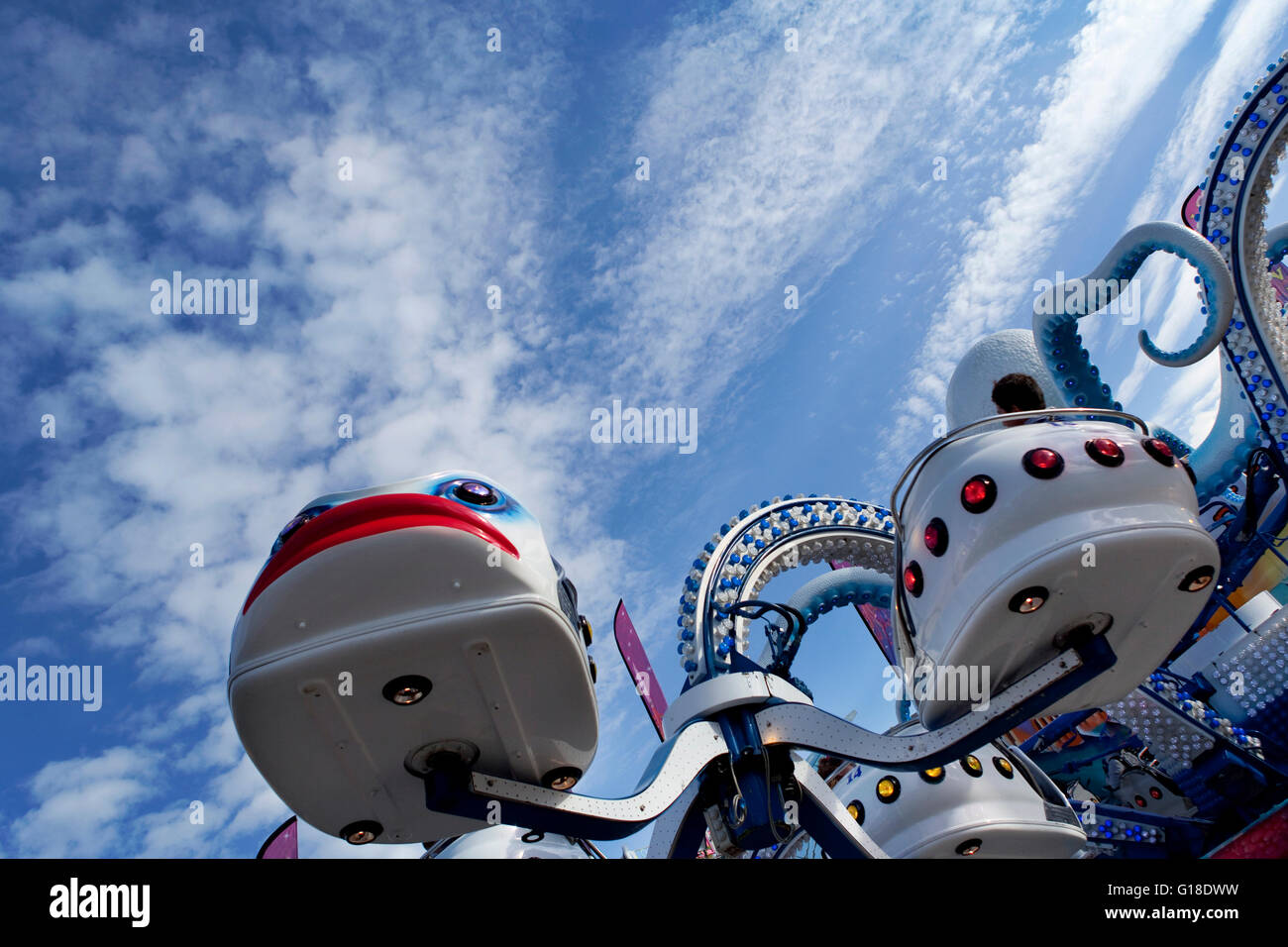 Octopus fairground ride hi-res stock photography and images - Alamy