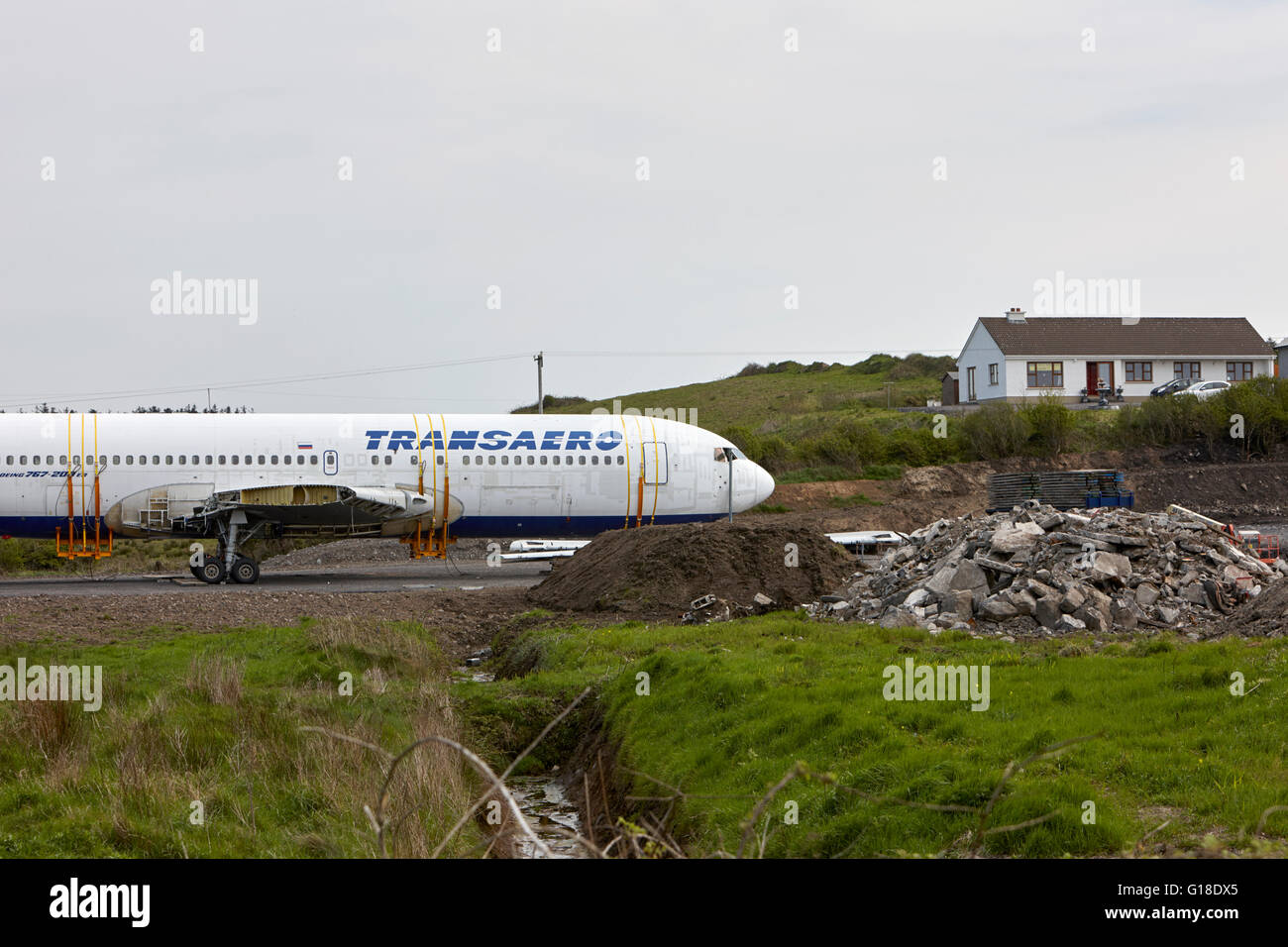 transaero boeing 767 to be used as a glamping campsite quirky glamping ...