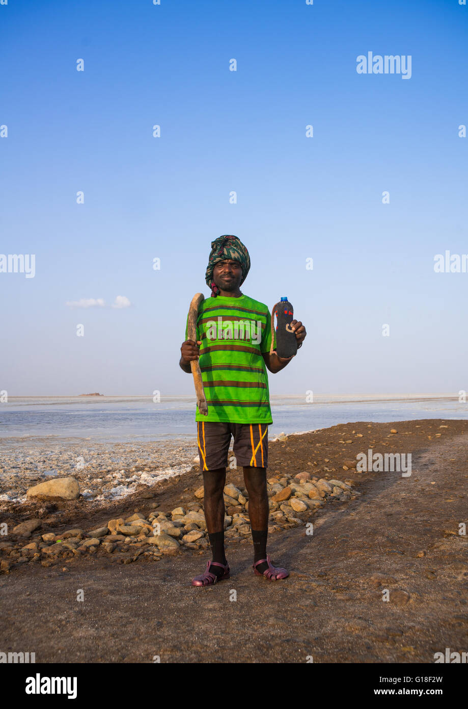 Afar worker at the salt mines, Afar region, Dallol, Ethiopia Stock ...