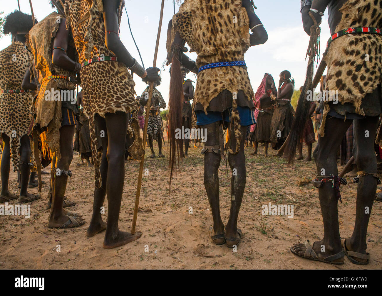 Leopard skin african ceremony hi-res stock photography and images - Alamy