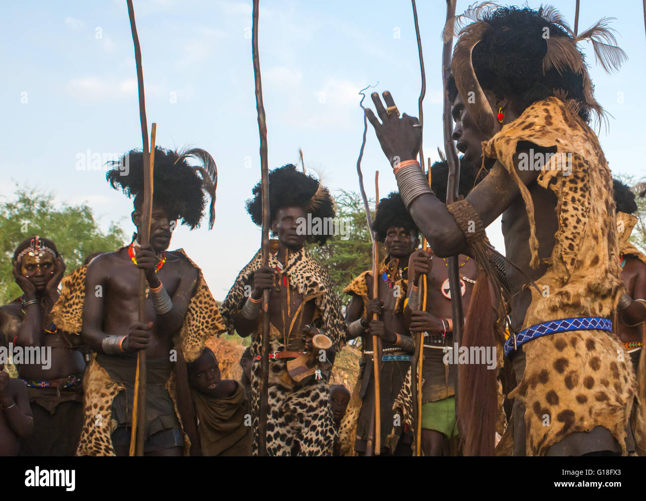 Leopard skin african ceremony hi-res stock photography and images - Alamy