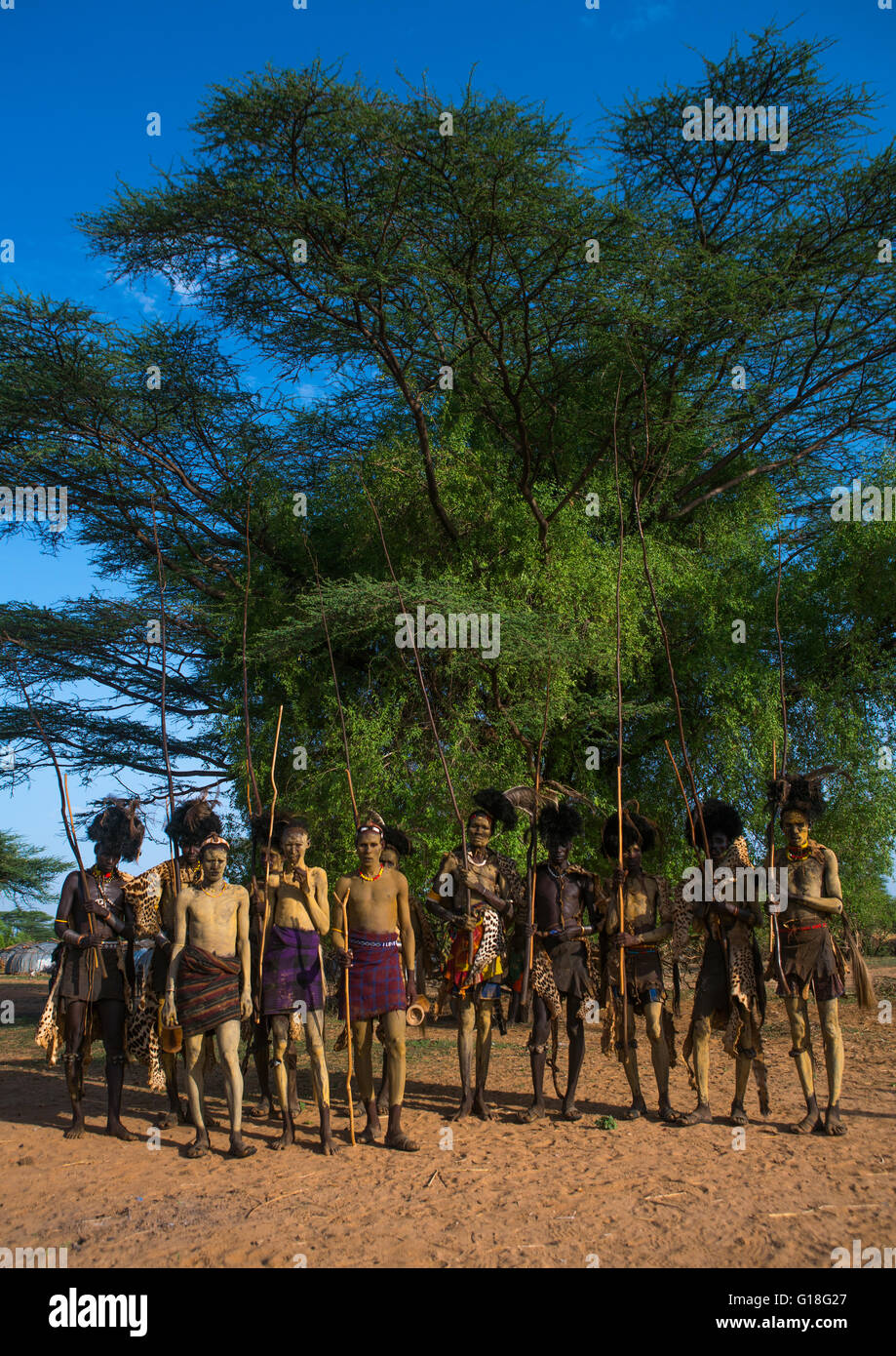 Leopard skin african ceremony hi-res stock photography and images - Alamy