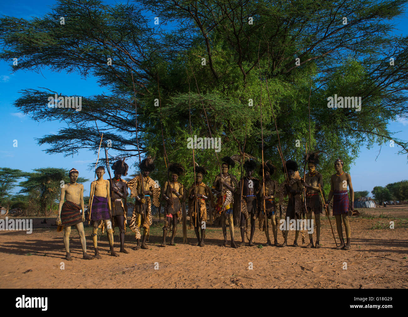 Leopard skin african ceremony hi-res stock photography and images - Alamy